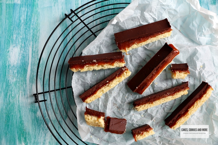 Schokoladenriegel mit Karamell - Cakes, Cookies and more