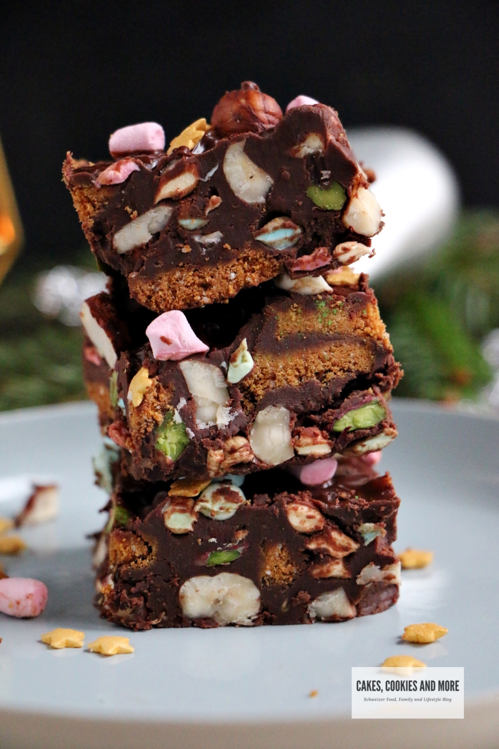 Christmas Rocky Road Chunks - Cakes, Cookies and more