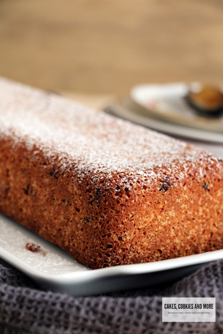 Mandelcake mit Schokoladenstücken - Cakes, Cookies and more